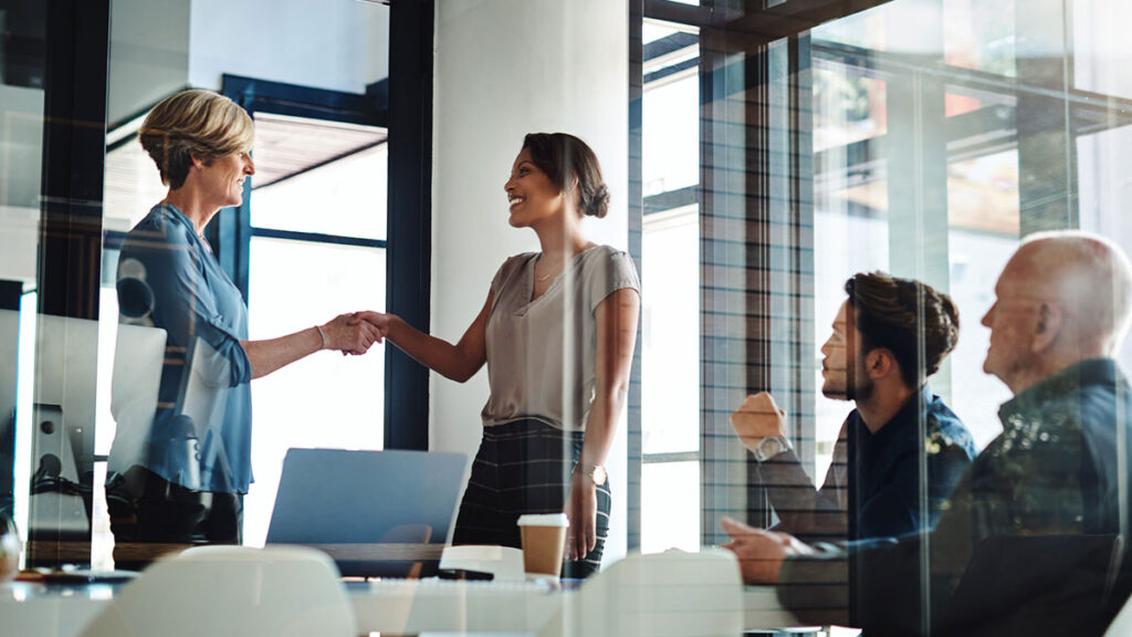 ¿Qué hacer cuando obtienes tu primer empleo?